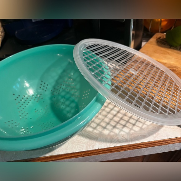 Tupperware | Kitchen | Tupperware Vintage Strainer With Lid | Poshmark